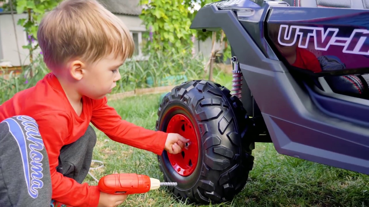 Arthur play and Ride on a new Car toy - YouTube