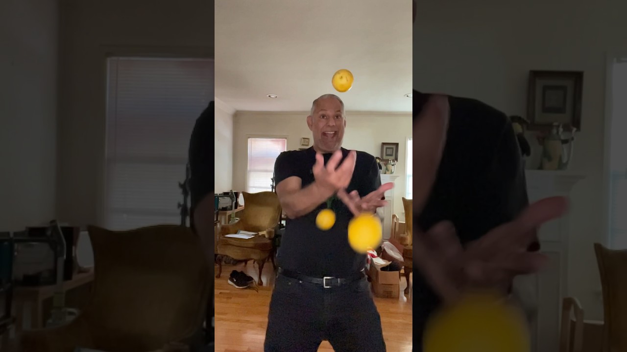 Juggler fail TikTok - YouTube