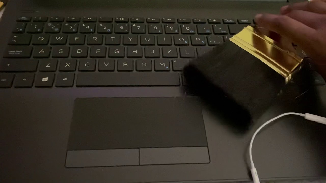 ASMR Dusting keyboard/ Brush Sounds - YouTube