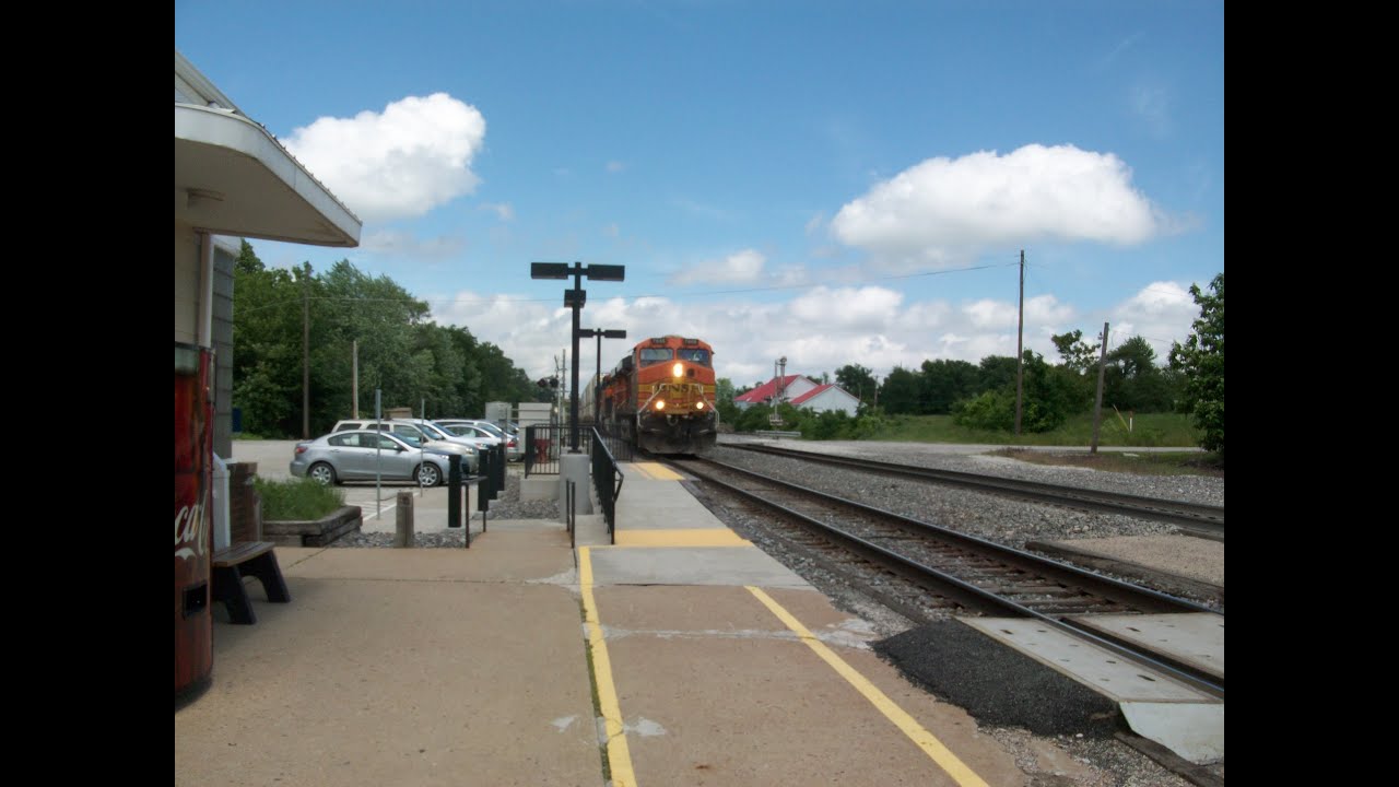 Railfanning La Plata, MO Train 19 of 32 - BNSF 7666 Leads a Stack Train ...