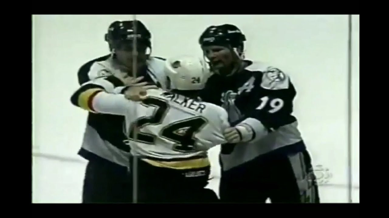 Lightning - Canucks rough stuff 1/6/96 - YouTube