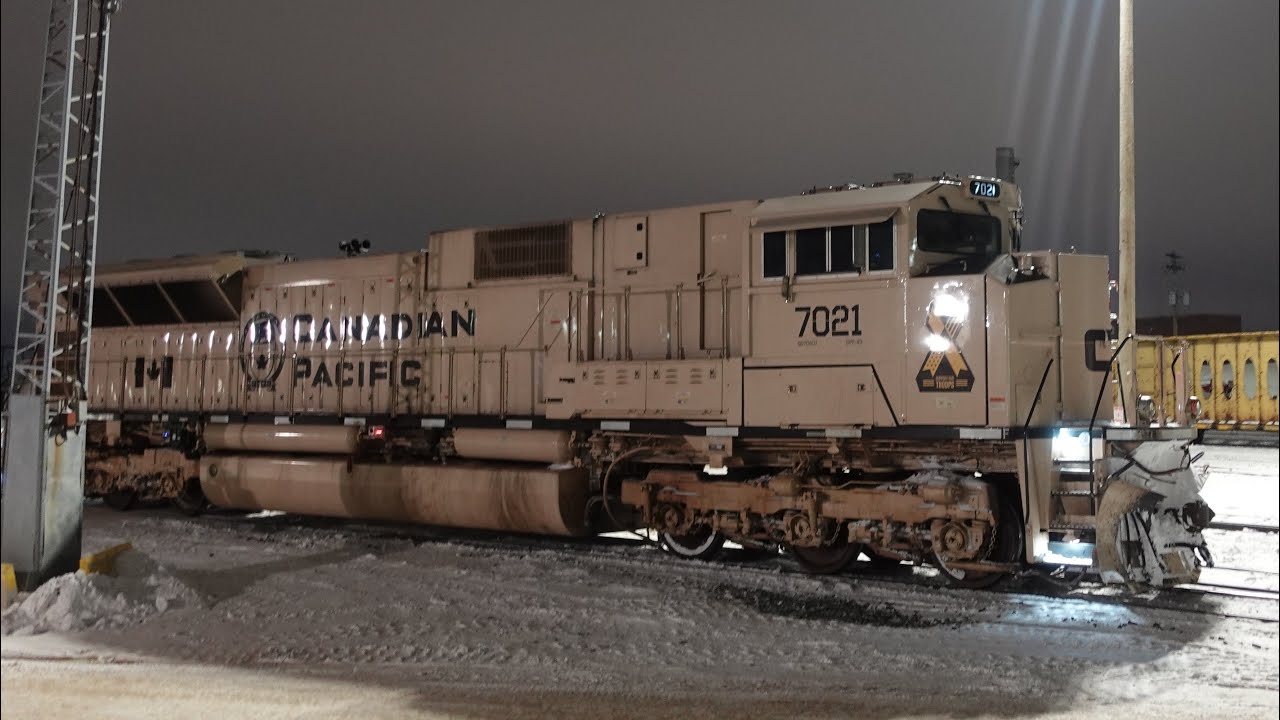 Veterans Unit, CMQ and CANDO SD40’s and more on CP Rail (1/11/2022 ...