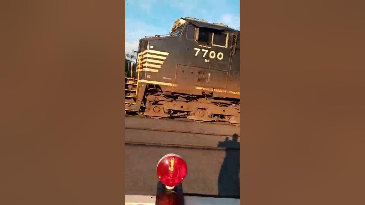 Norfolk southern light engine move heading to Lambert's point coal yard. - YouTube