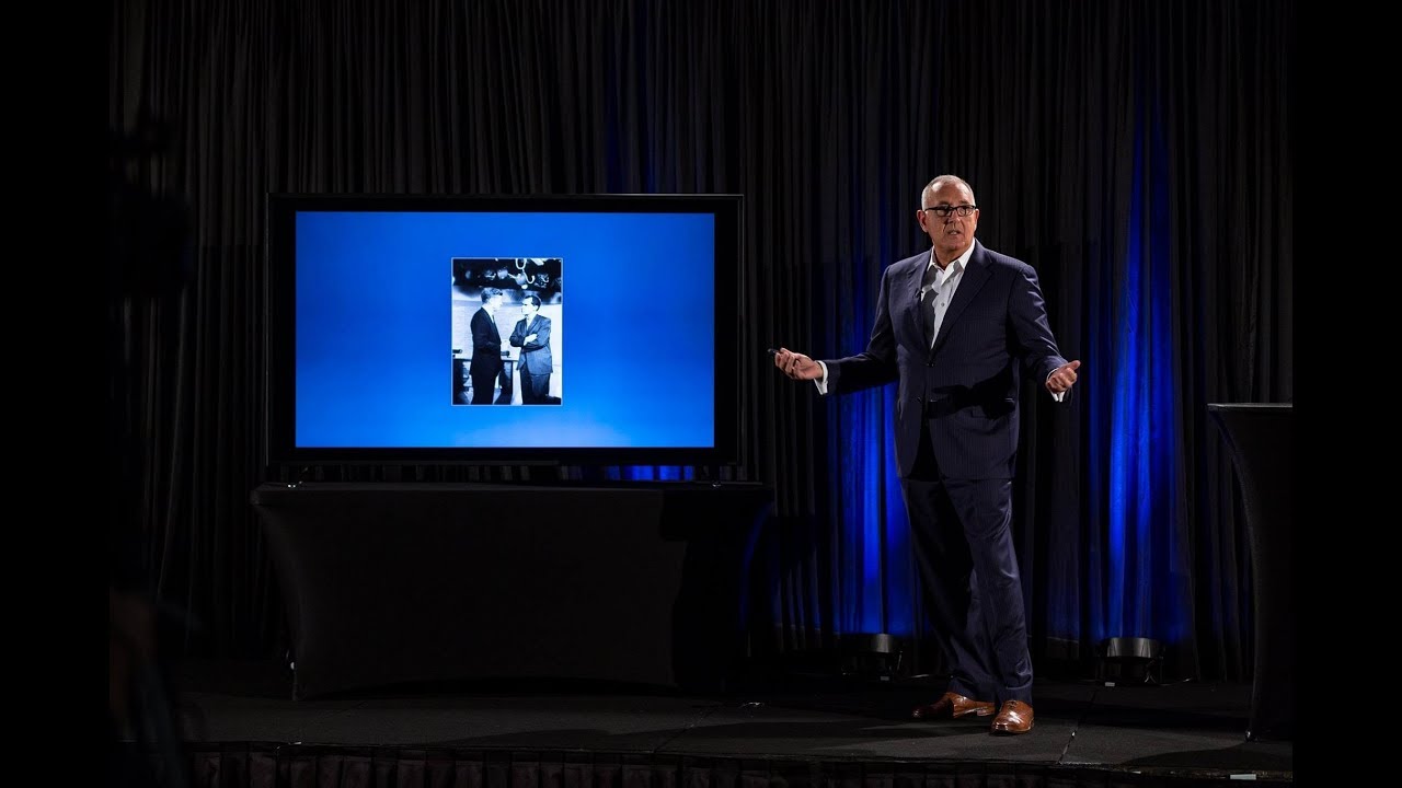 ex-FBI Agent Joe Navarro on Mastering the Art of Comfort - YouTube