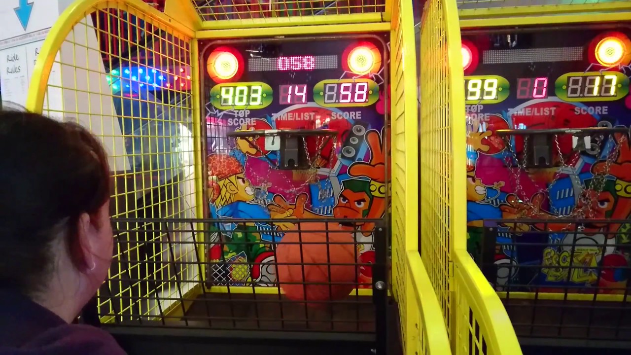 Playing The Super Hoop Basket Ball Arcade Game - YouTube