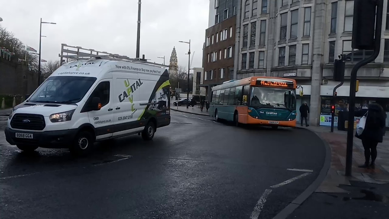 Buses in Cardiff City centre today - YouTube