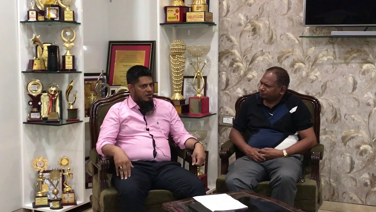 Haji Shakeel Qureshi with John Robinson Group Editor. Asian News ...