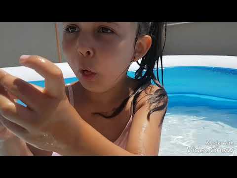 MİNİŞLERİMİZ ŞİŞME HAVUZA GİRİYOR!! eğlenceli çocuk videosu