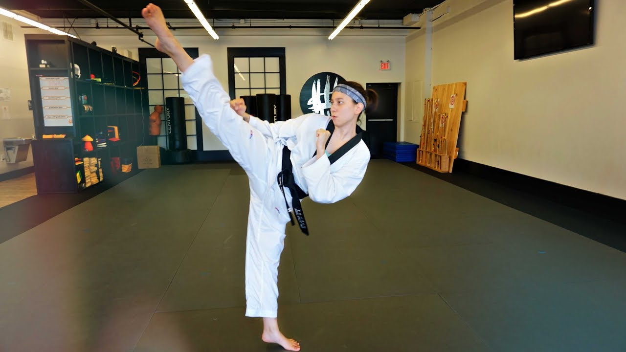 10 Ways to Roundhouse Kick - YouTube