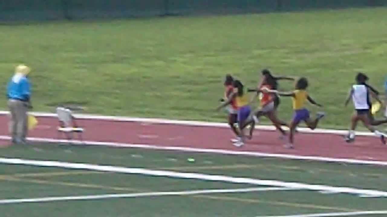 Track Xplosion Intermediate Girls 4x100 2013 - YouTube