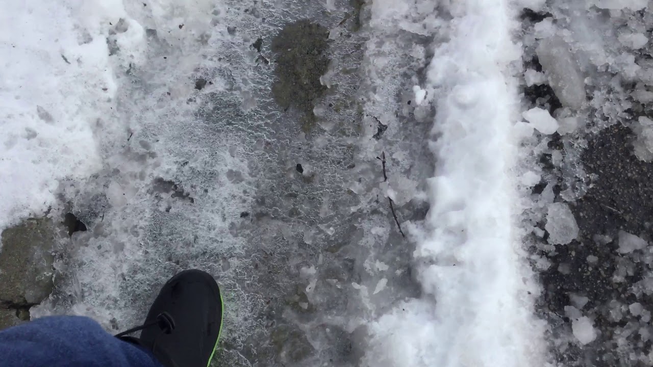Satisfying ice crunch - YouTube