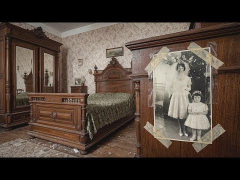 Заброшенный дом 96-летней бабушки: всё осталось нетронутым...