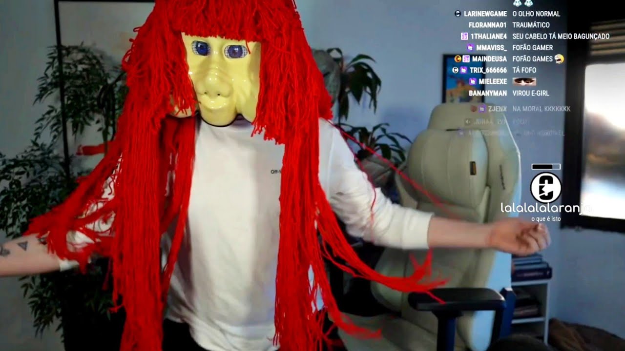 CELLBIT FAZENDO COSPLAY DE FOFÃO DA CARRETA FURACÃO EM LIVE KKKK - YouTube