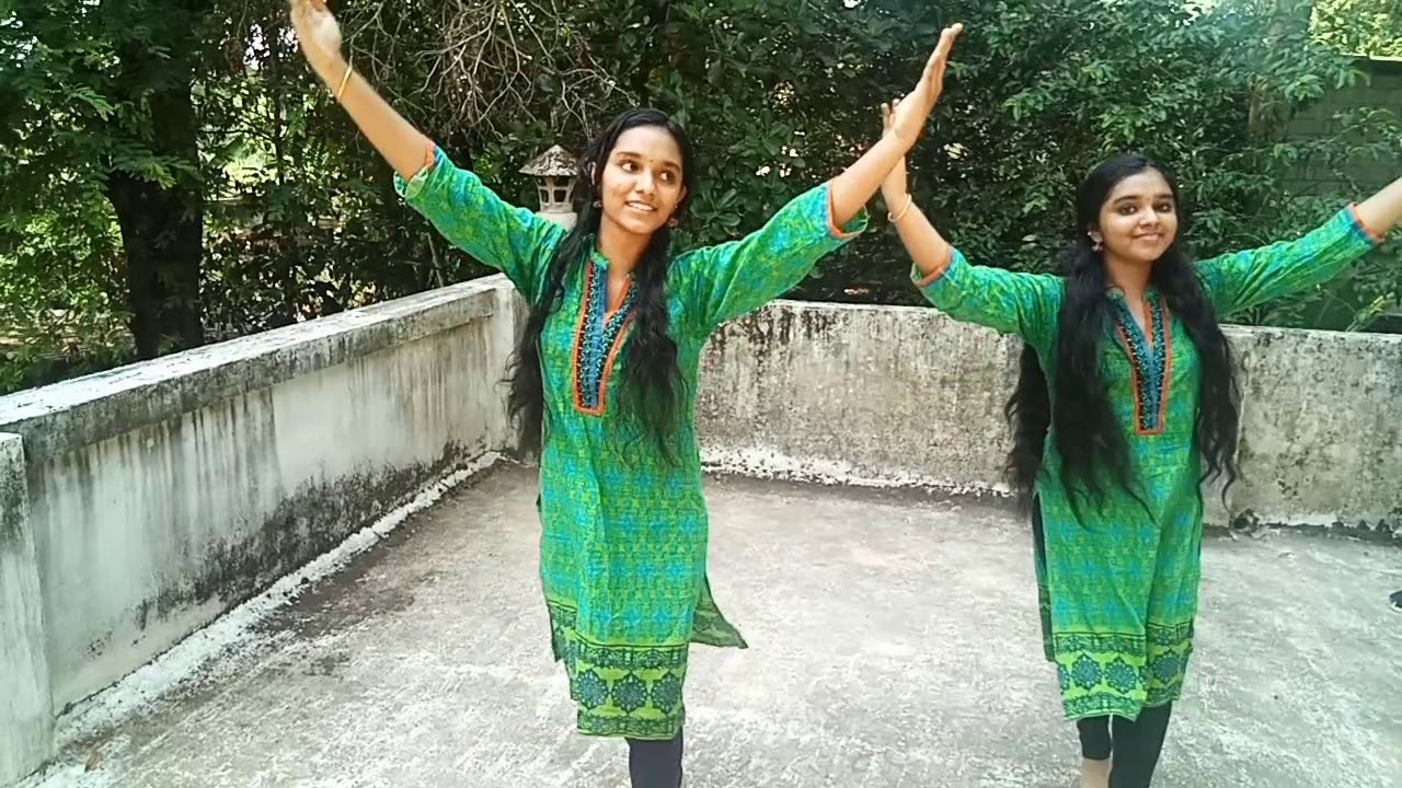 Manasil Midhunamazha dance performance by Achu and Ammu - YouTube