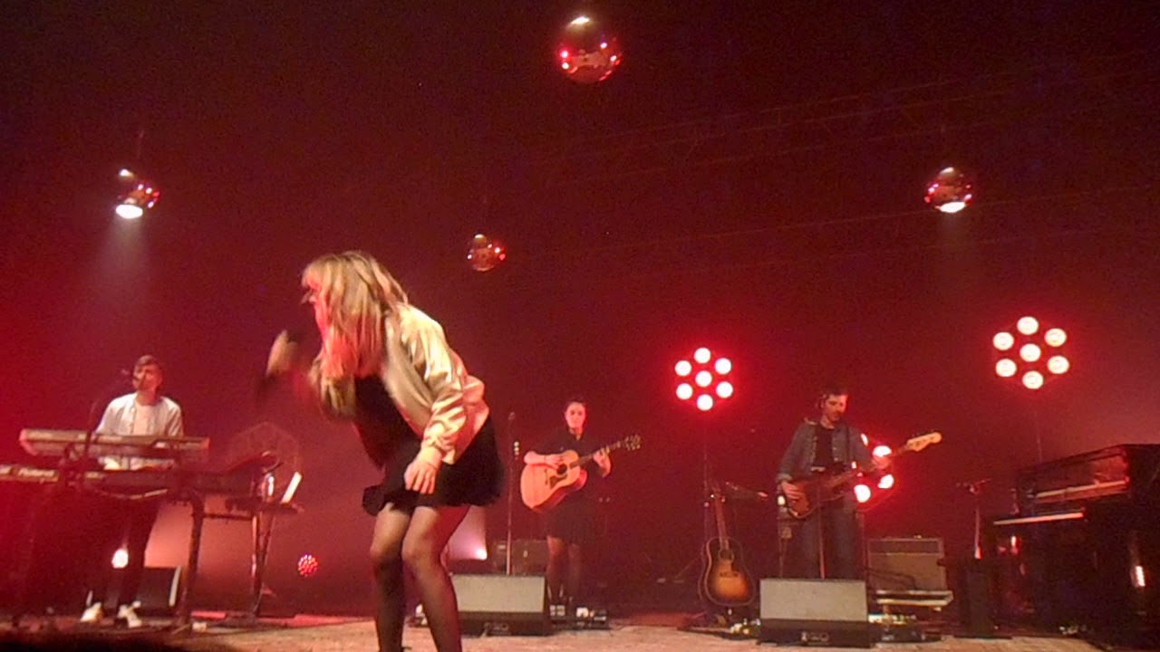 Concert Louane Tour 2018-Lille aéronef - YouTube