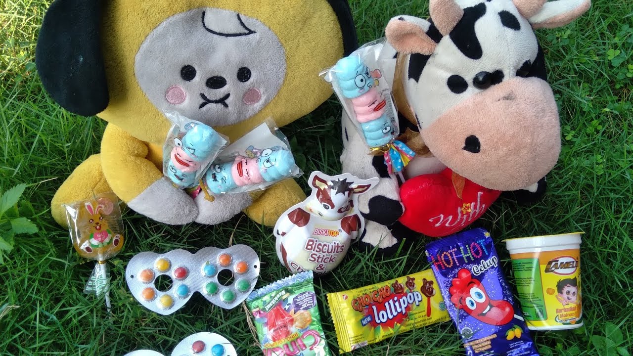 wah ada sapi jualan permen lolipop dan permen yupi,kita belu yuk ...