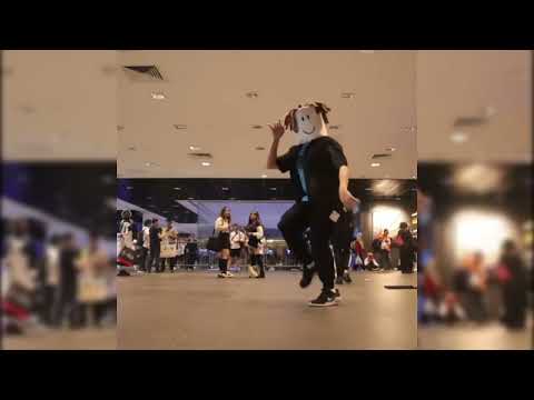 Bacon cosplay dancing