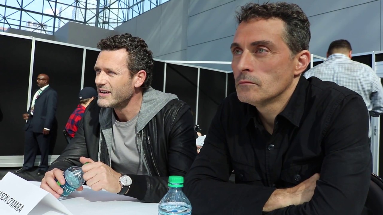 Jason O'Mara (Wyatt Price) & Rufus Sewell (John Smith) discuss Man in ...