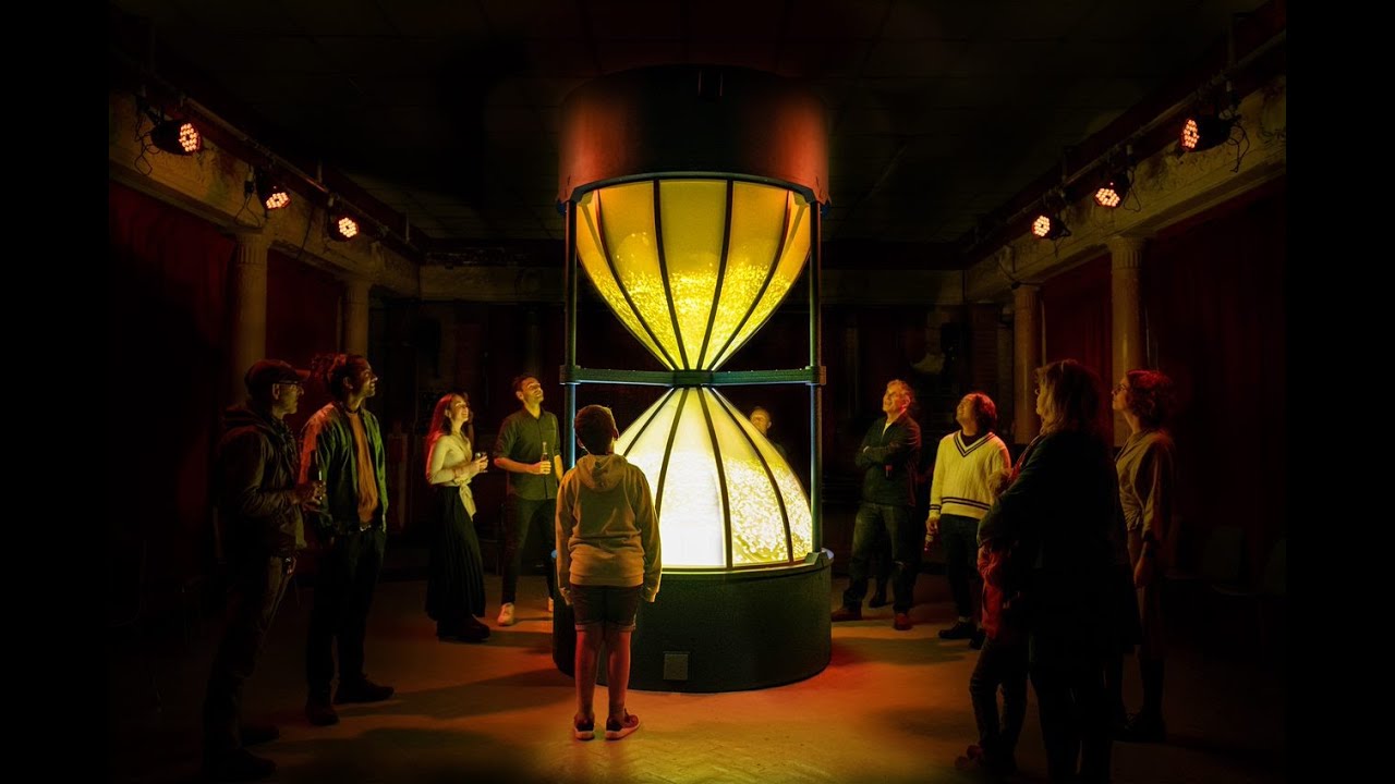 The Hourglass - A 4-Metre-High Sculpture Using Projection Mapping and ...