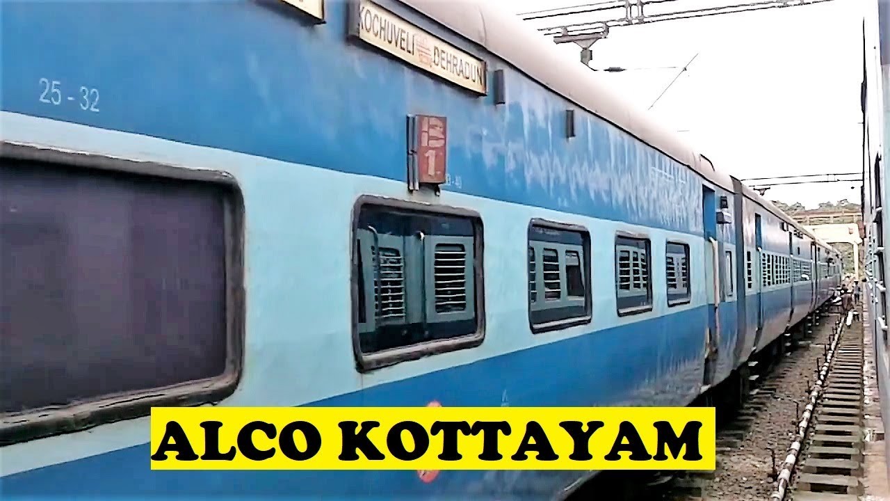 WDM2 Ratlam ALCO Dehradun Express Kottayam Crossing With Kerala Express ...