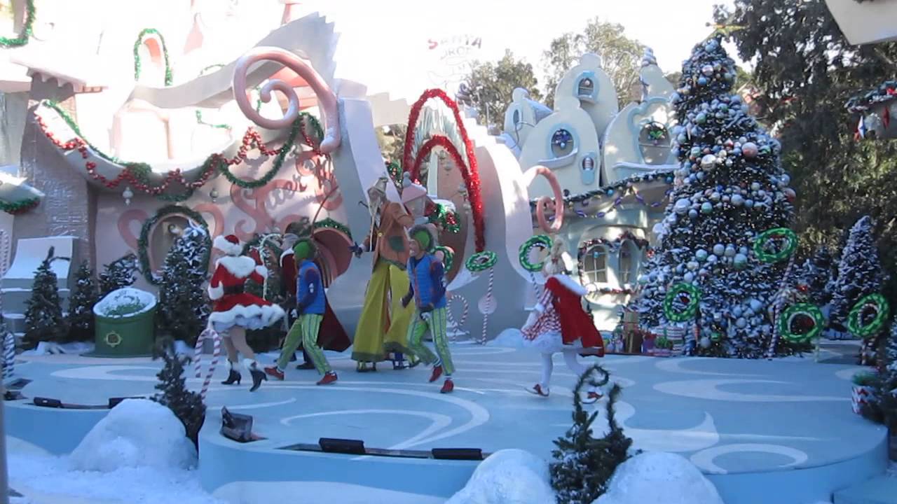 Grinchmas Song and Dance on Universal Studios Backlot Tram Tour - YouTube