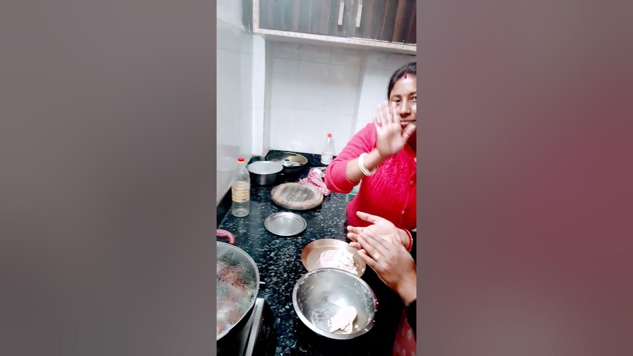 Gulab jamun banaa rahe hain - YouTube