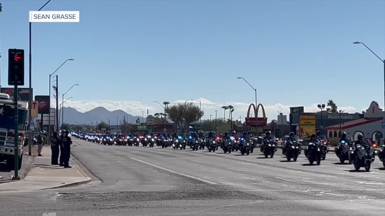 Community remembers fallen Phoenix Office Zane Coolidge - YouTube