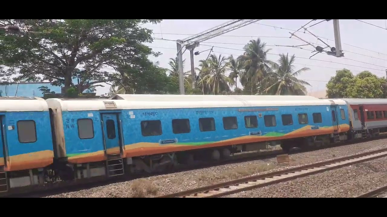 20973: AJMER- RAMESWARAM HUMSAFAR EXPRESS CROSSING PAZAVANTHANGAL - YouTube
