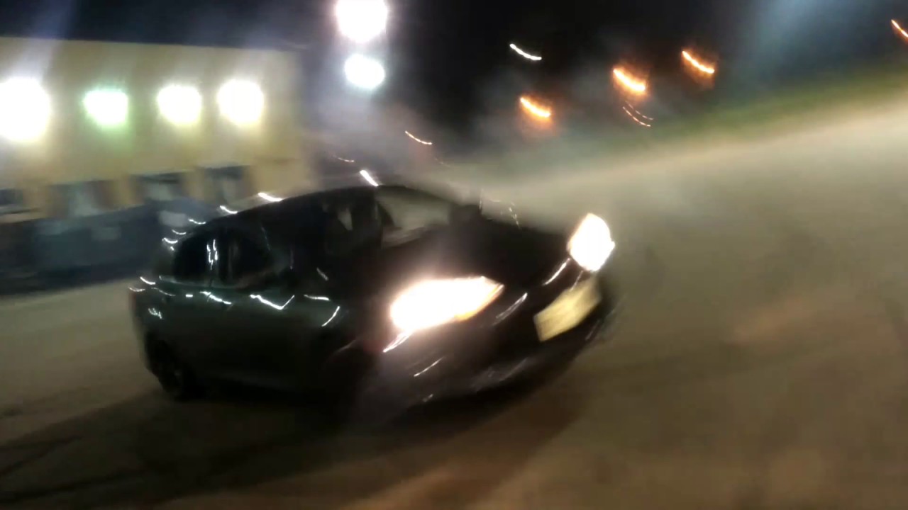 How to: 2014 Ford Focus burn out and semi-drift - YouTube