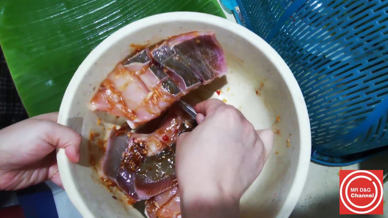 Cara Masak Ikan Pari Menggunakan Daun Pisang dalam Microwave atau Oven ...