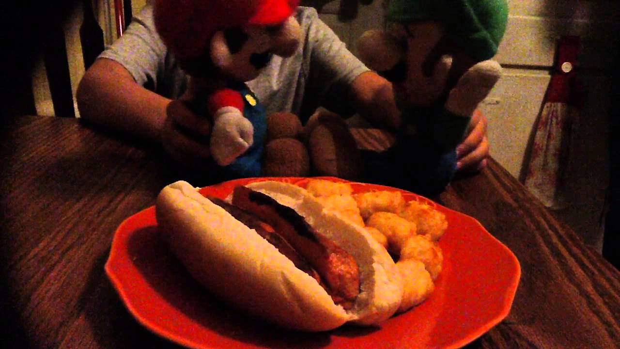Mario and Luigi eating hotdogs - YouTube
