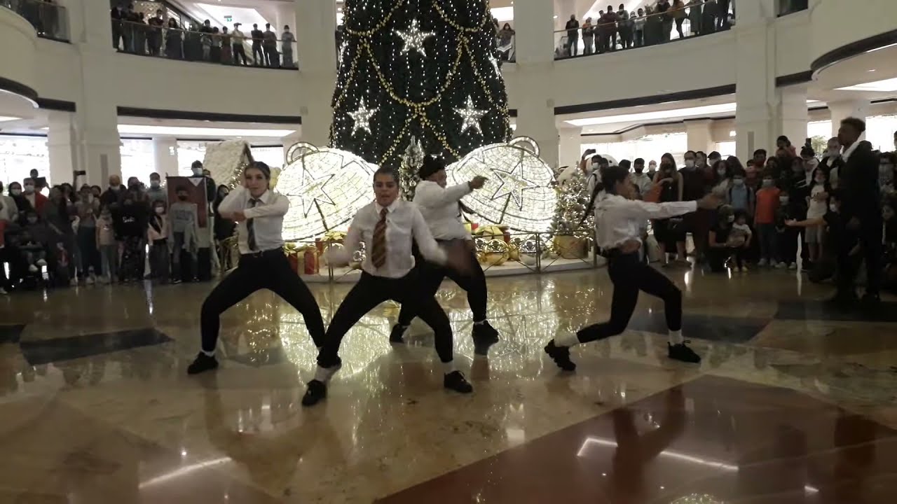 Harry Potter vs Draco Malfoy dance battle - YouTube