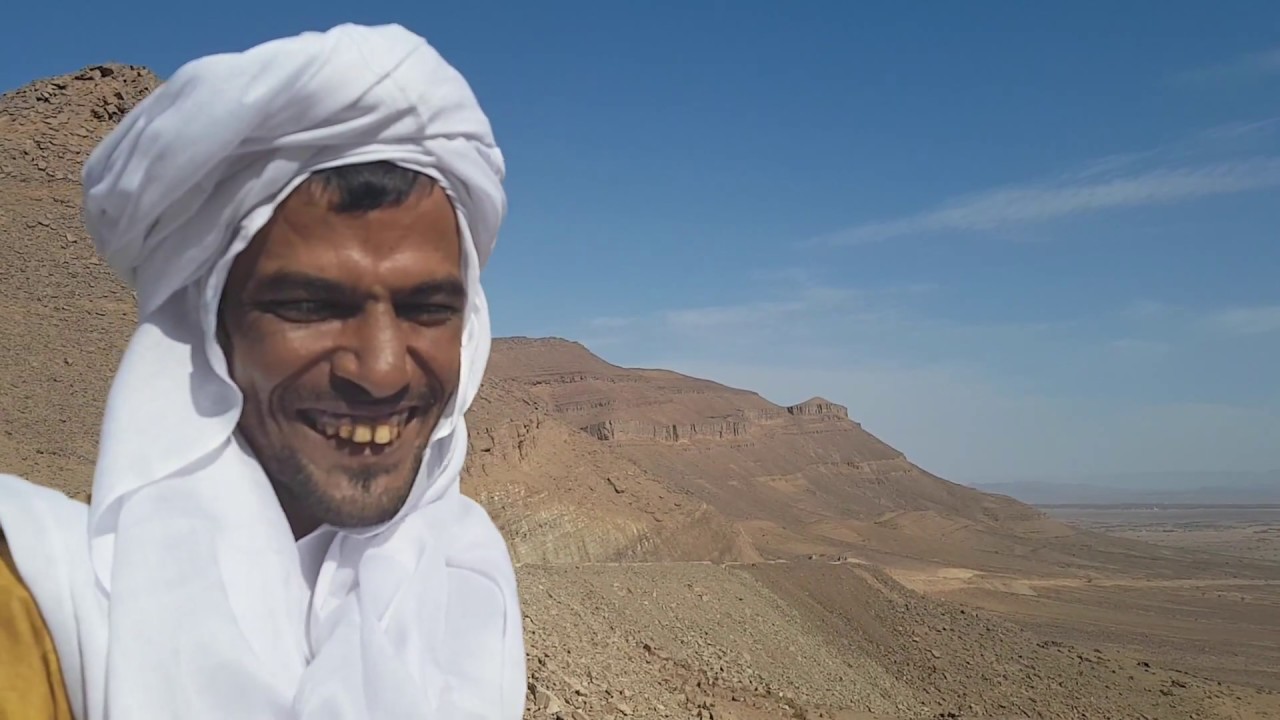 Le long de la rivière du Drâa au Maroc 1/1 - YouTube