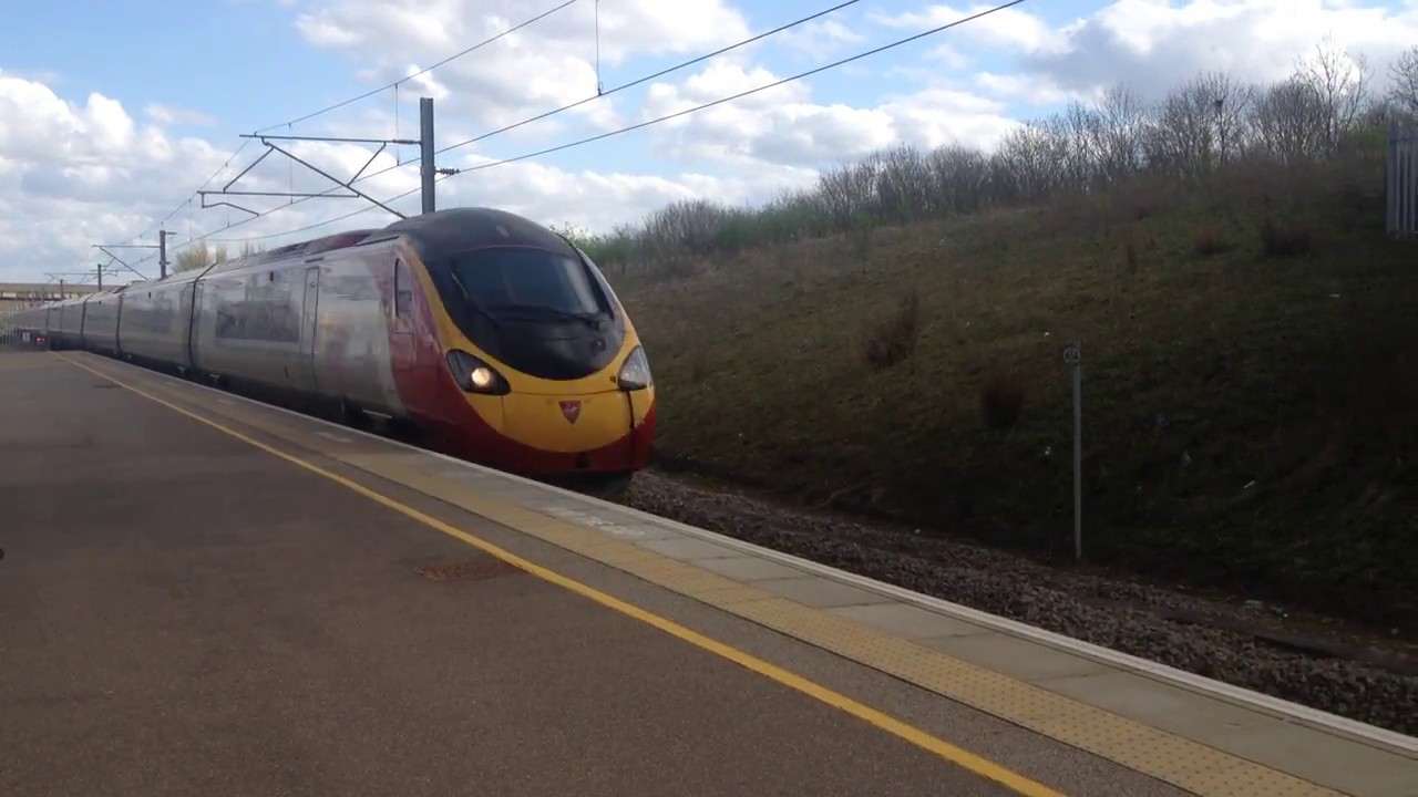 Class 390/1 Virgin Pendolino 390123 - YouTube