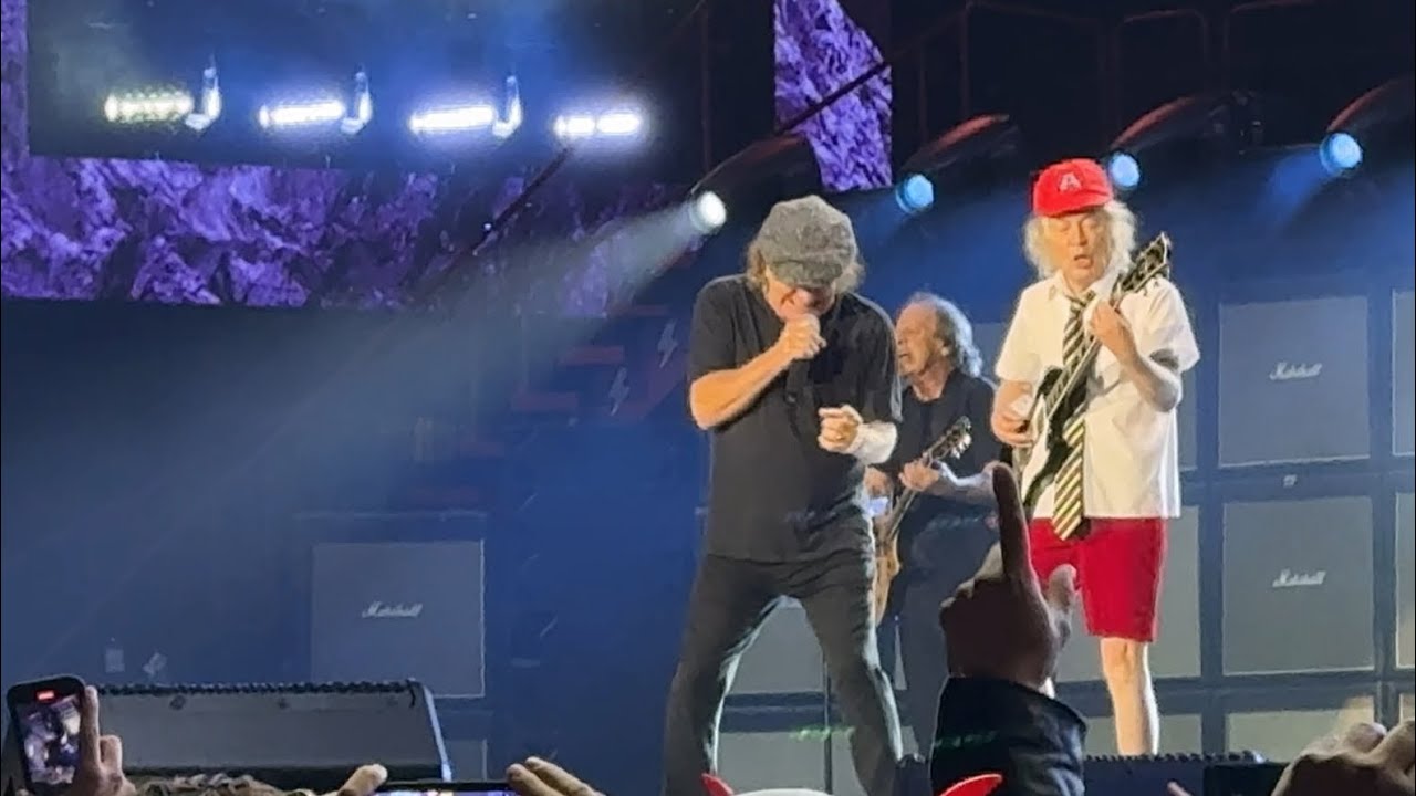 AC/DC “Thunderstruck” Rose Bowl Pasadena 4/18/25 - YouTube