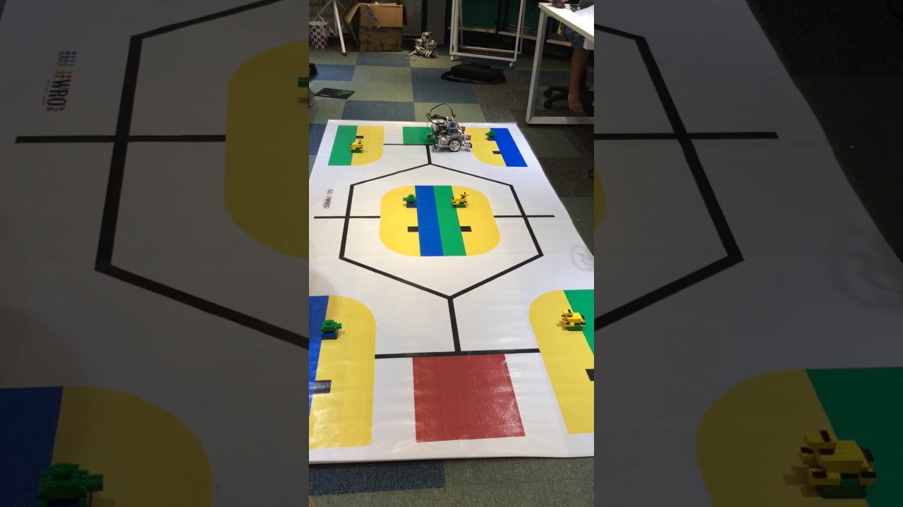 [WRO 2017] ELemetary CLB Robotics Thầy Phong Test 1 - YouTube