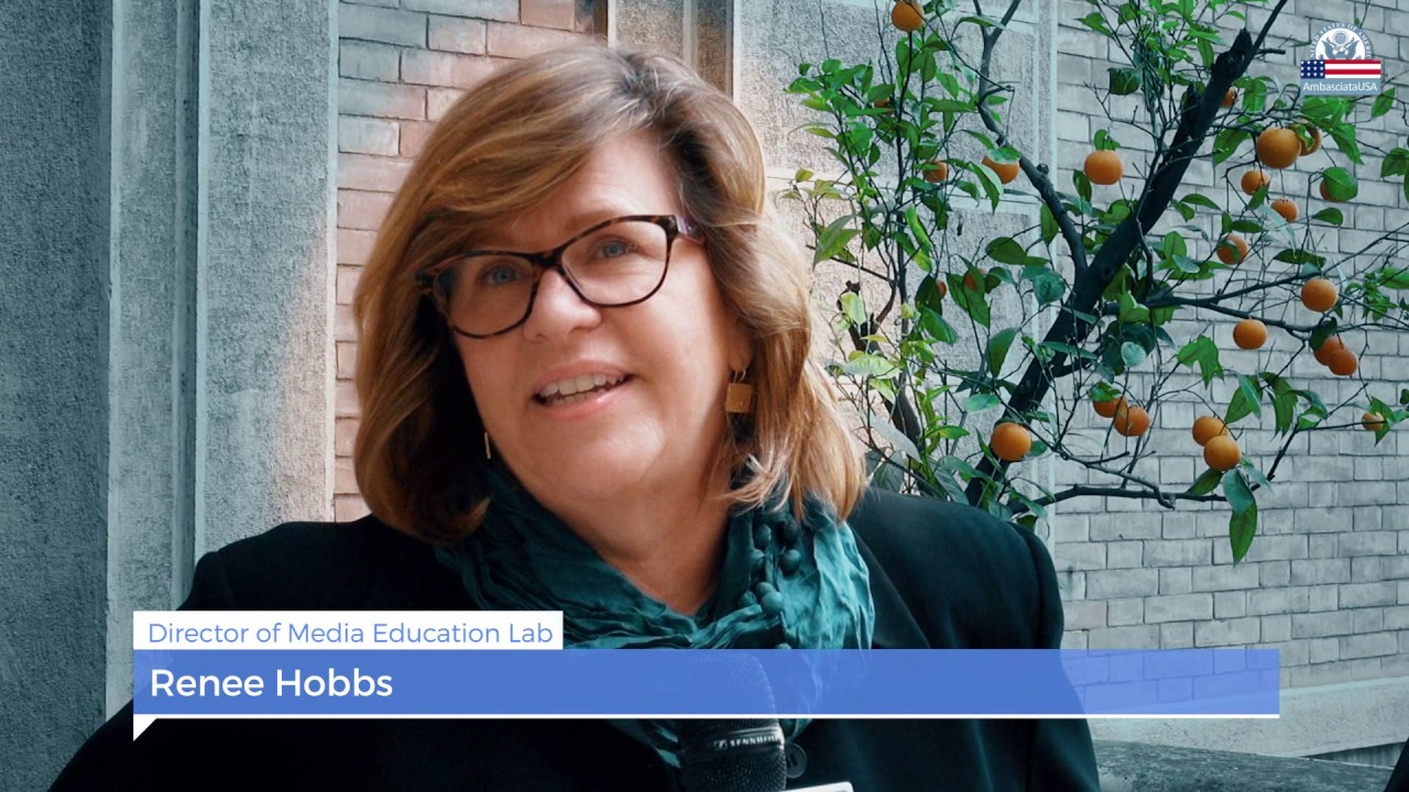 Renee Hobbs: Media Literacy vs. Fake News - YouTube