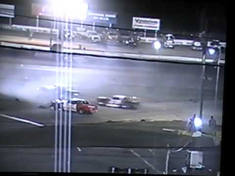 Figure 8 Head on Crash @ 1999 Eve of Destruction - YouTube