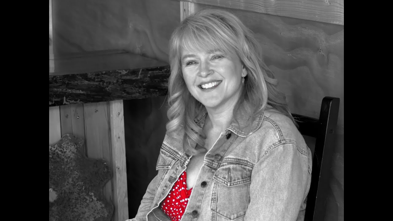 Trena - Hold On (Official Music Video) - YouTube