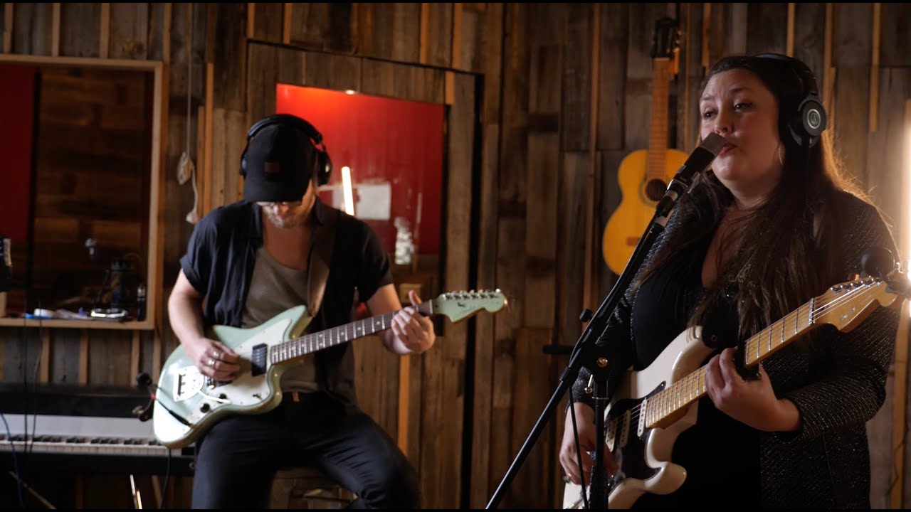 Hannah Acfield - Portugal (Live at The Aviary) - YouTube