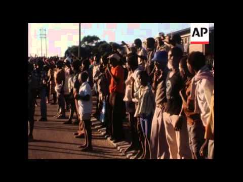 UNUSED 23 2 81 ZANLA LEAVE ENTUMBANE CAMP AND GIVE UP WEAPONS TO ...