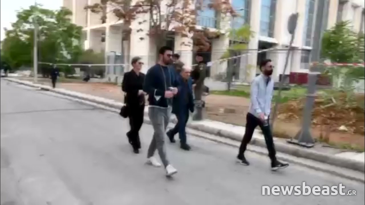 Newsbeast.gr - Έφτασαν στο Πρωτοδικείο Αθηνών οι γονείς του Ζακ ...