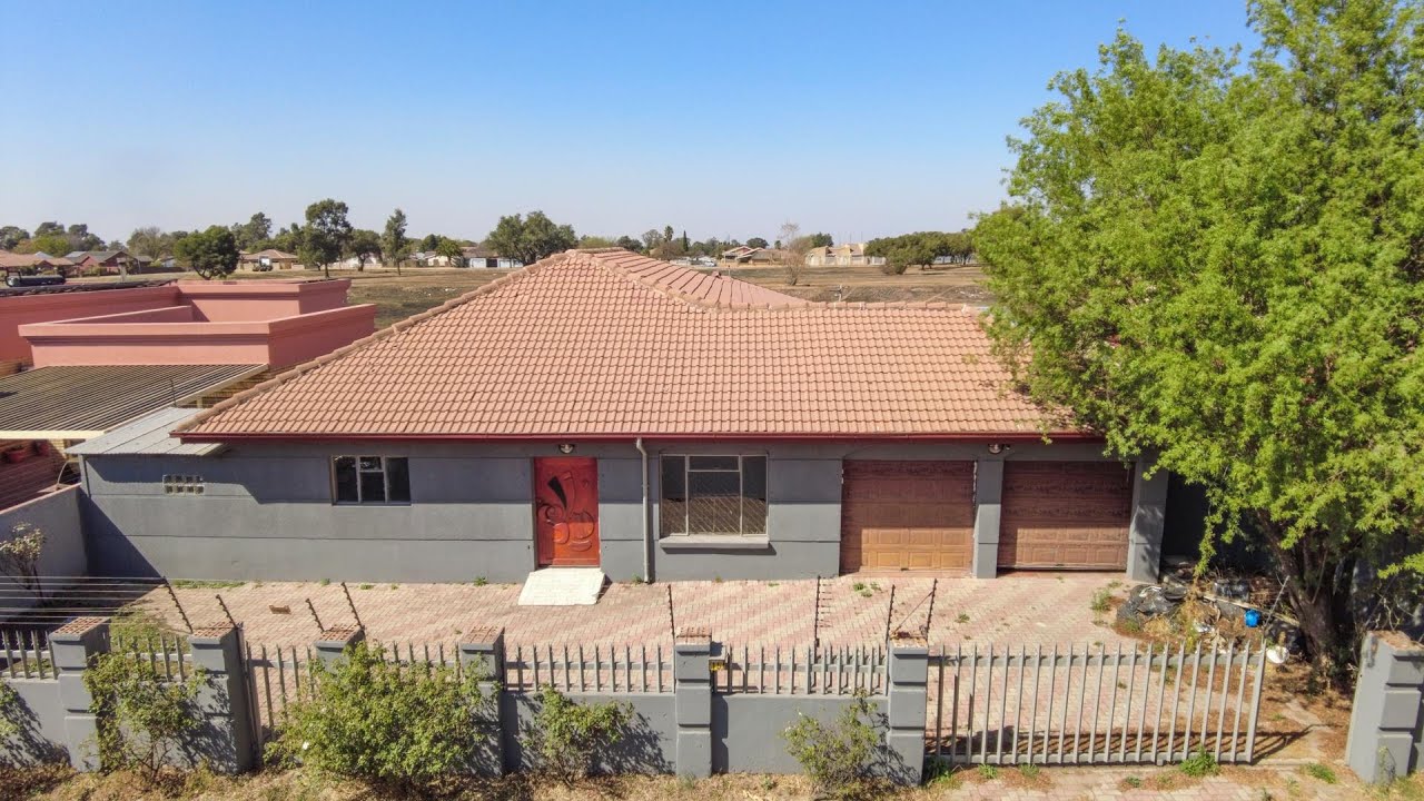 Lovely Family Home in the boomed off area of Mackenzie - YouTube
