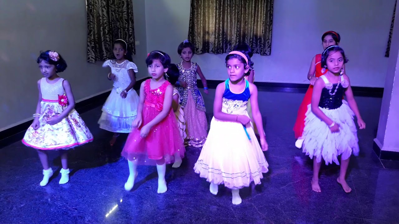 Dipali dance and fitness station (I m Barbie girl and hawa hawa aayee ...