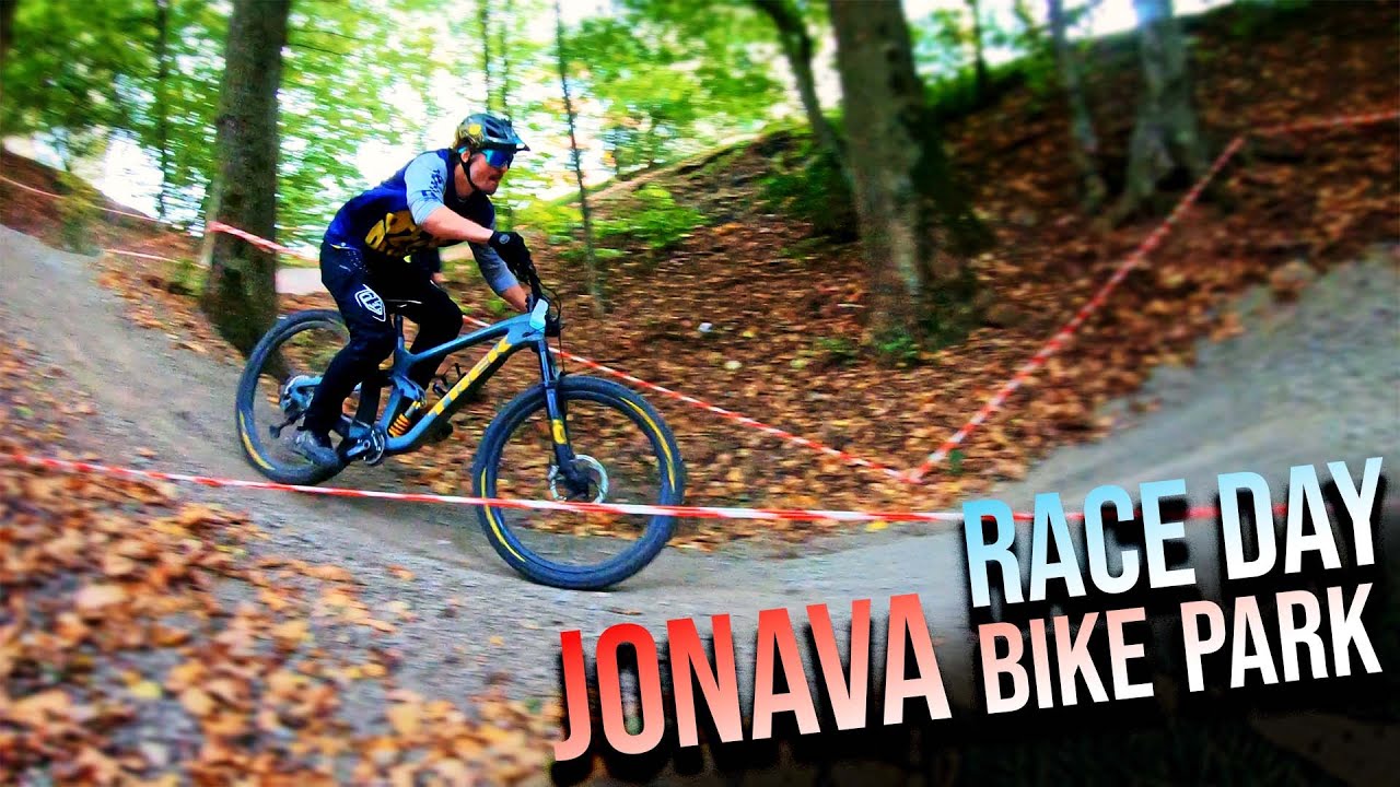 Race DAY at Jonava bike park - YouTube