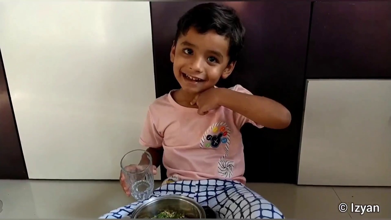 Green moong daal fritters by Master Chef IZYAN - YouTube