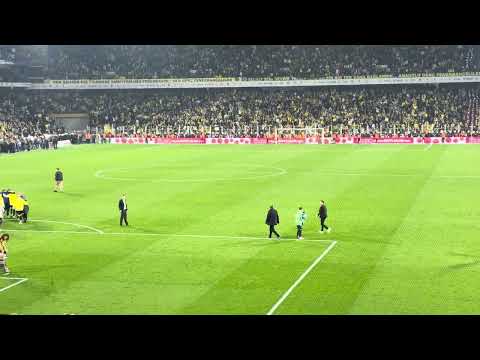 Domenico Tedesco Taraftar ile Bütünleşiyor | Fenerbahçe 1 - 0 Beşiktaş | 5 Nisan 2026