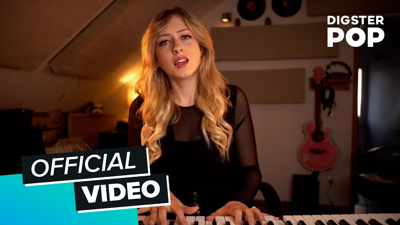 Dueja cover of GAYLE's 'ABCDEFU' | WhoSampled