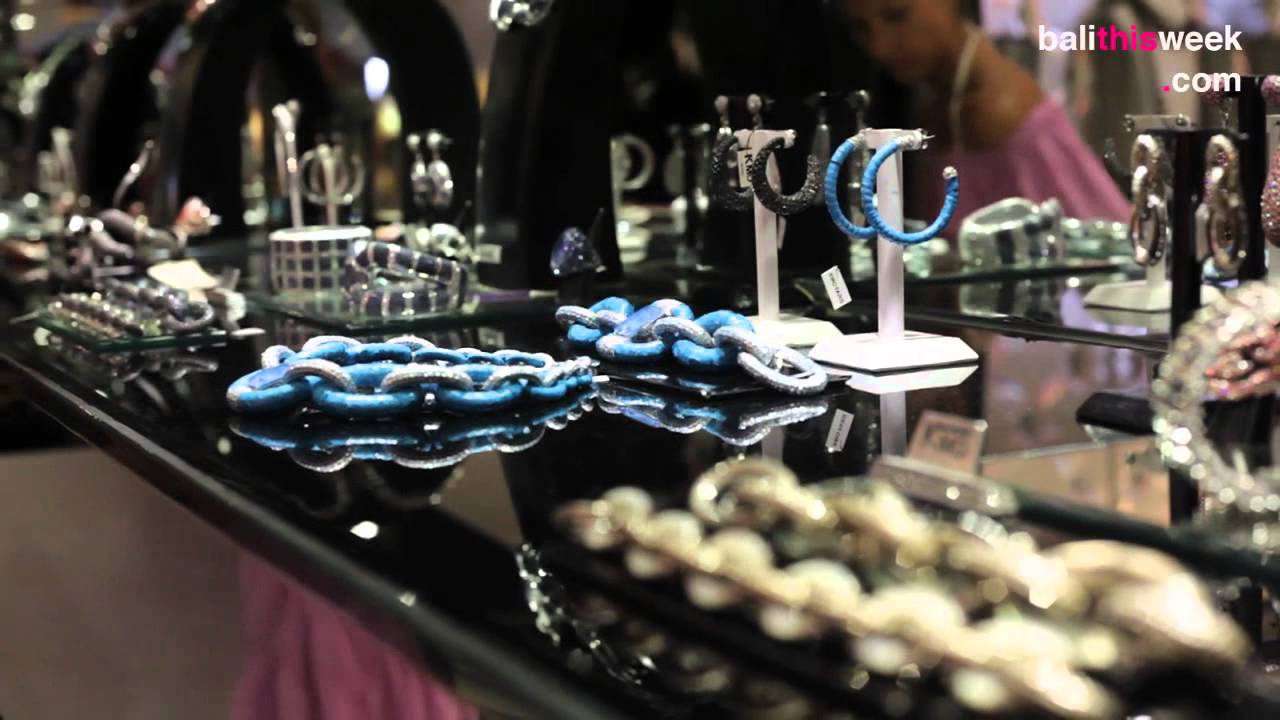 Kmo Jewel (Official BTW Clip) - YouTube