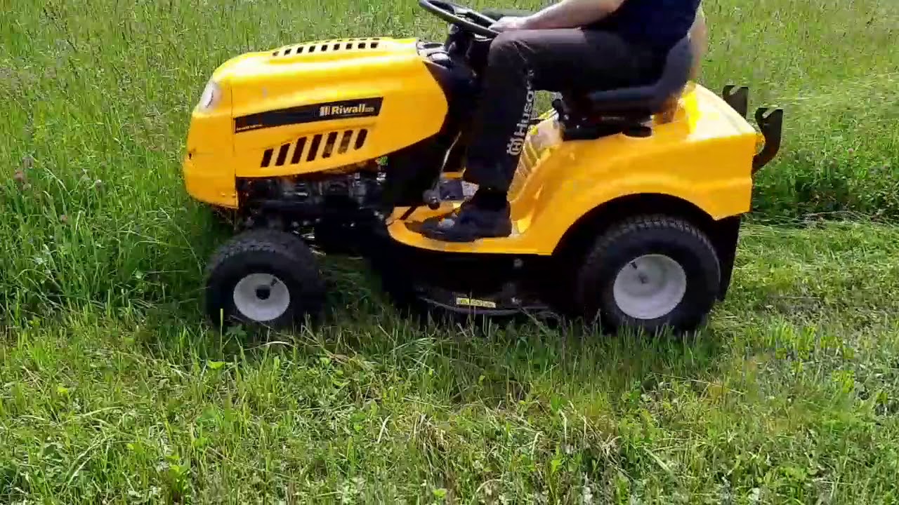 Extreme mowing of grass Lawn mower Tractors Riwall PRO RLT 92 H - YouTube